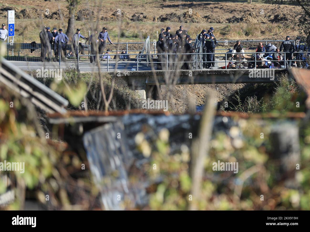 24.10.2018., Croatia, Border crossing Maljevac - The migrants in Bosnia ...