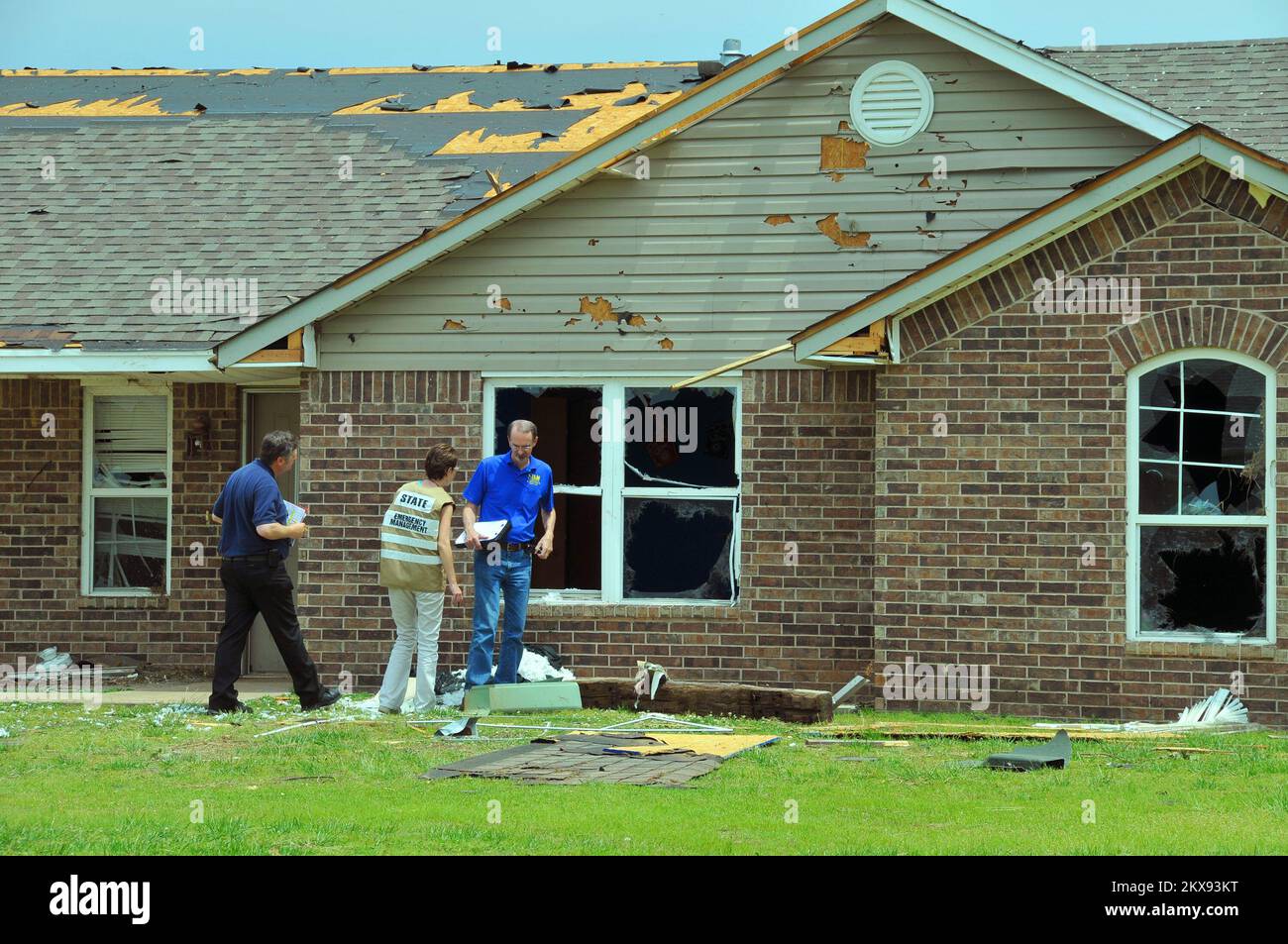 Preliminary damage assessment team hi-res stock photography and images ... Preliminary damage assessment team hi-res stock photography and images ...