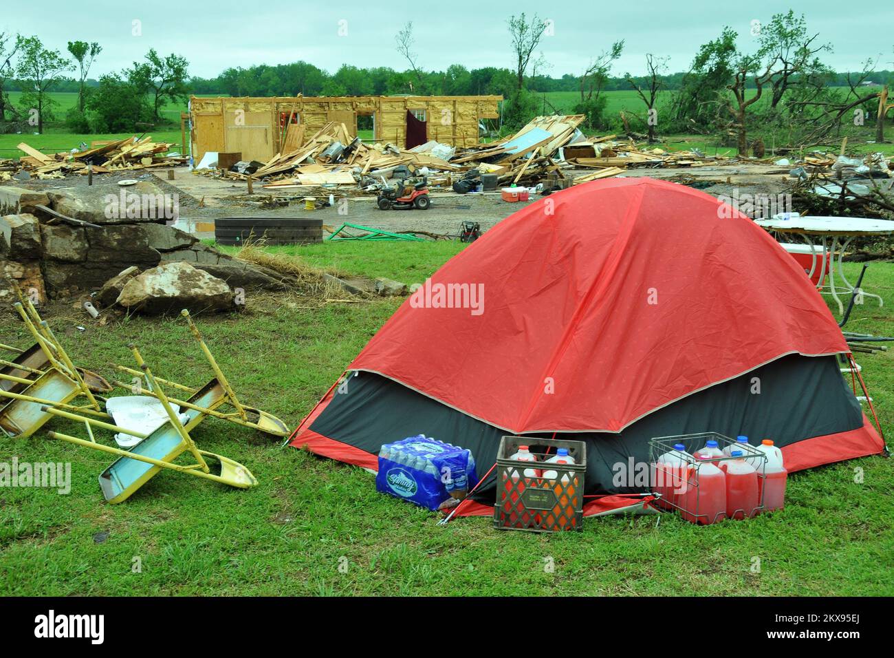 Fema tent hi-res stock photography and images - Alamy