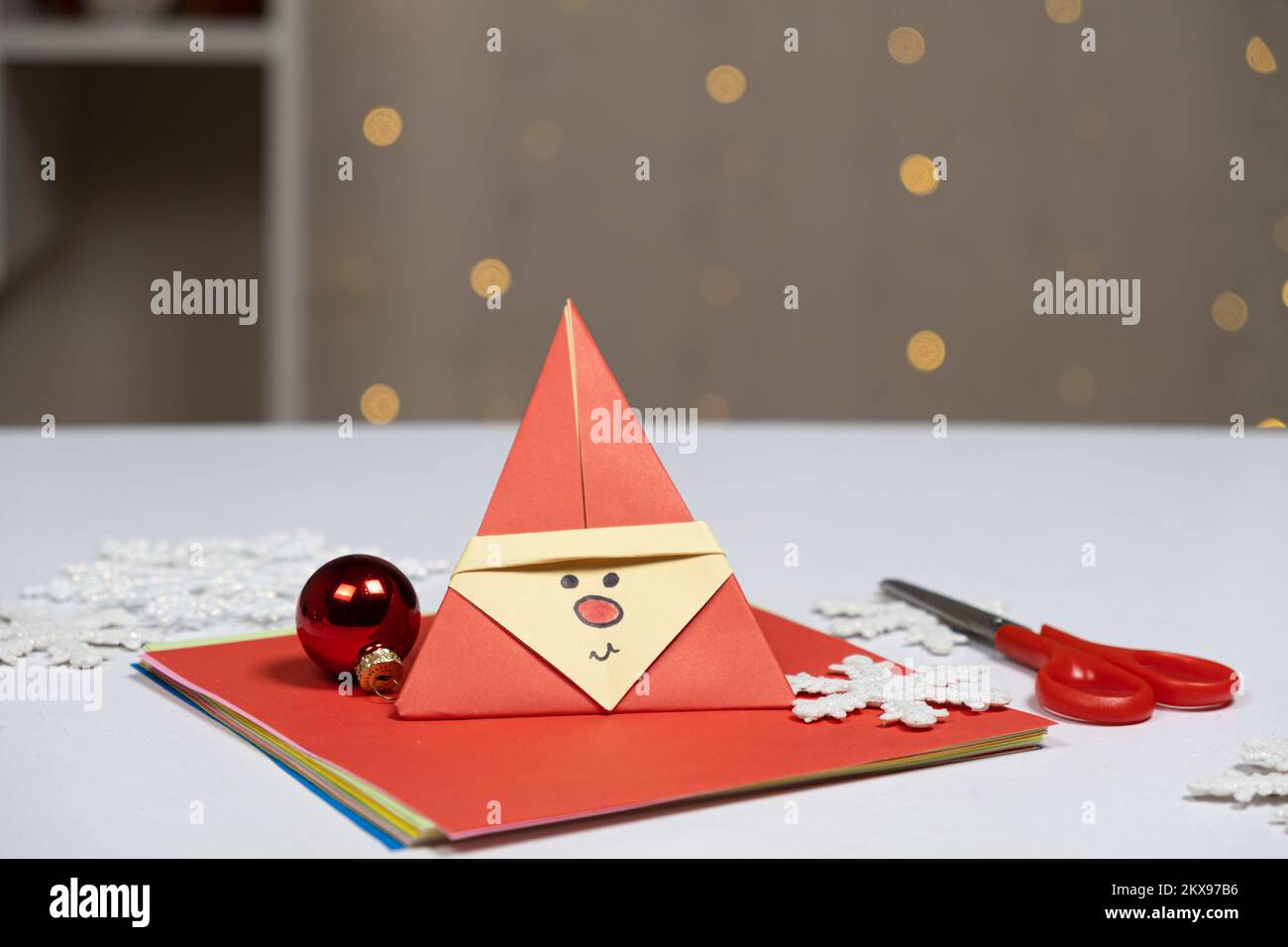 Origami Santa How To Make An Easy Origami Santa Hat Origami Hat