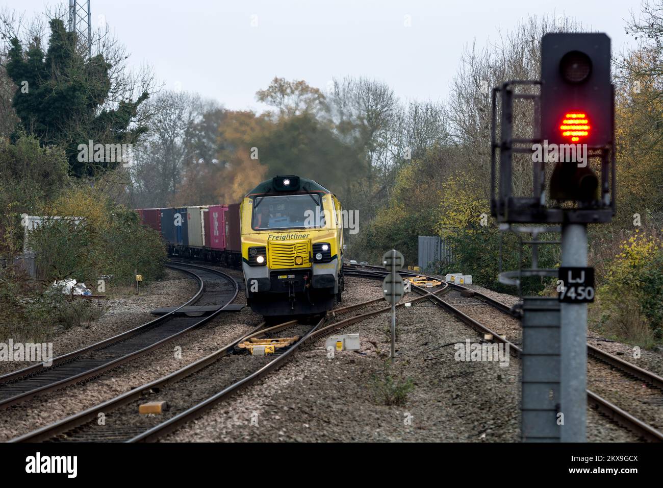 A Freightliner class 70 diesel locomotive pulling an intermodal freight ...