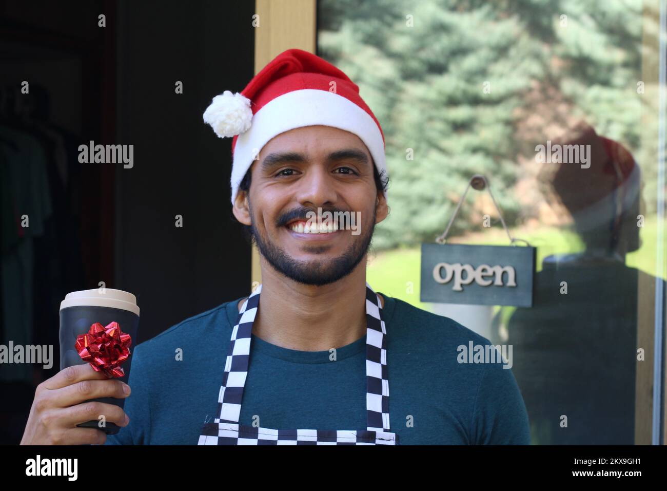 Indian restaurant waiter hi-res stock photography and images - Alamy