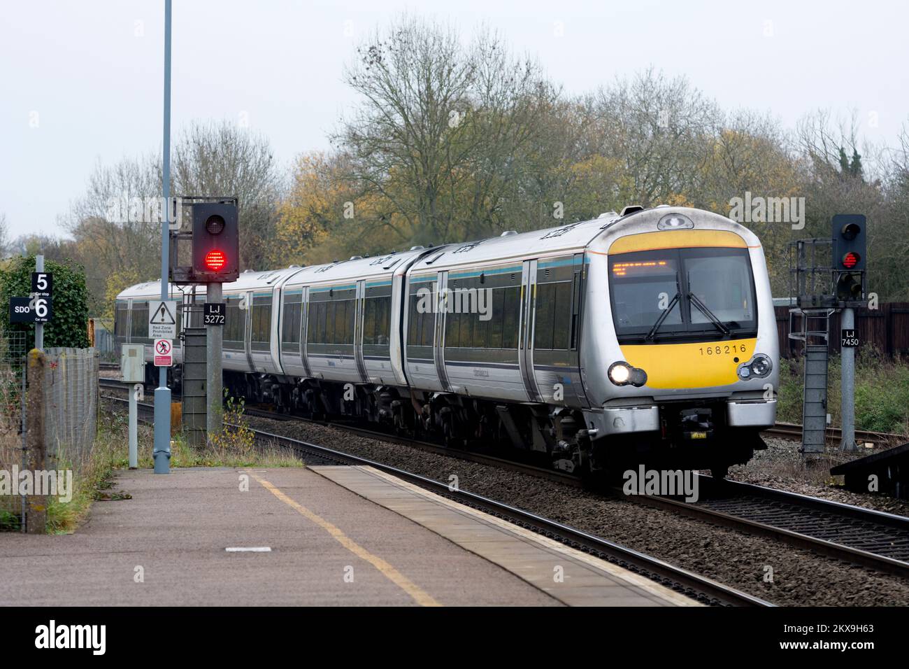 A Chiltern Railways class 168 diesel train passing through Hatton ...