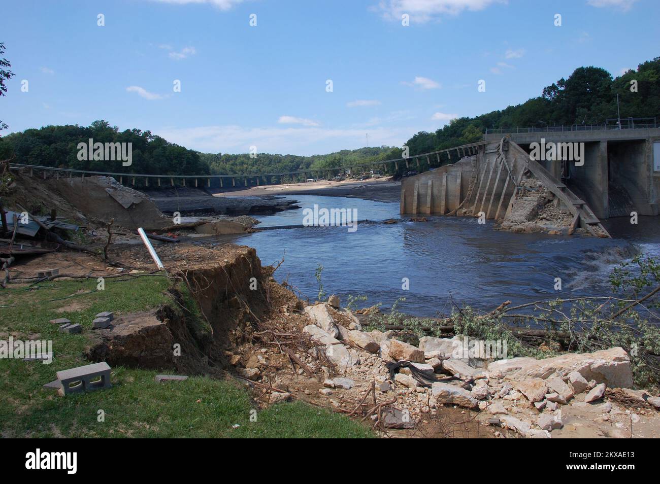 Dam/Levee Break Flooding - Lake Delhi Dam, Iowa, July 27, 2010 View ...
