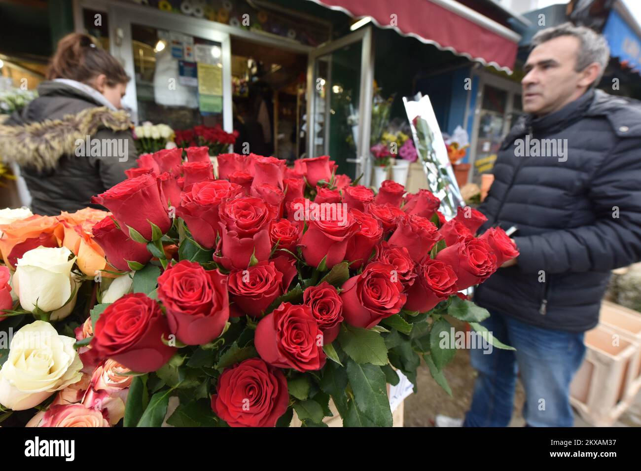 Attention to loved ones hi-res stock photography and images - Alamy