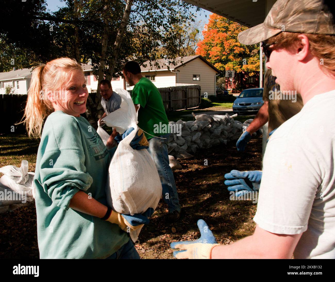 Cleaning up after flood hi-res stock photography and images - Alamy