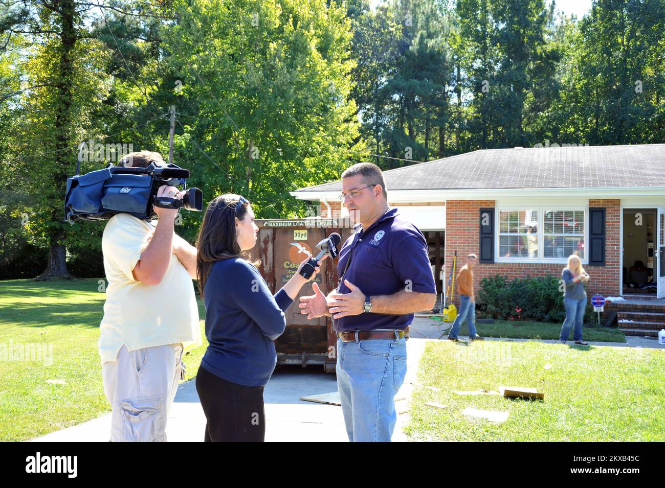 Local tv reporter hi-res stock photography and images - Alamy
