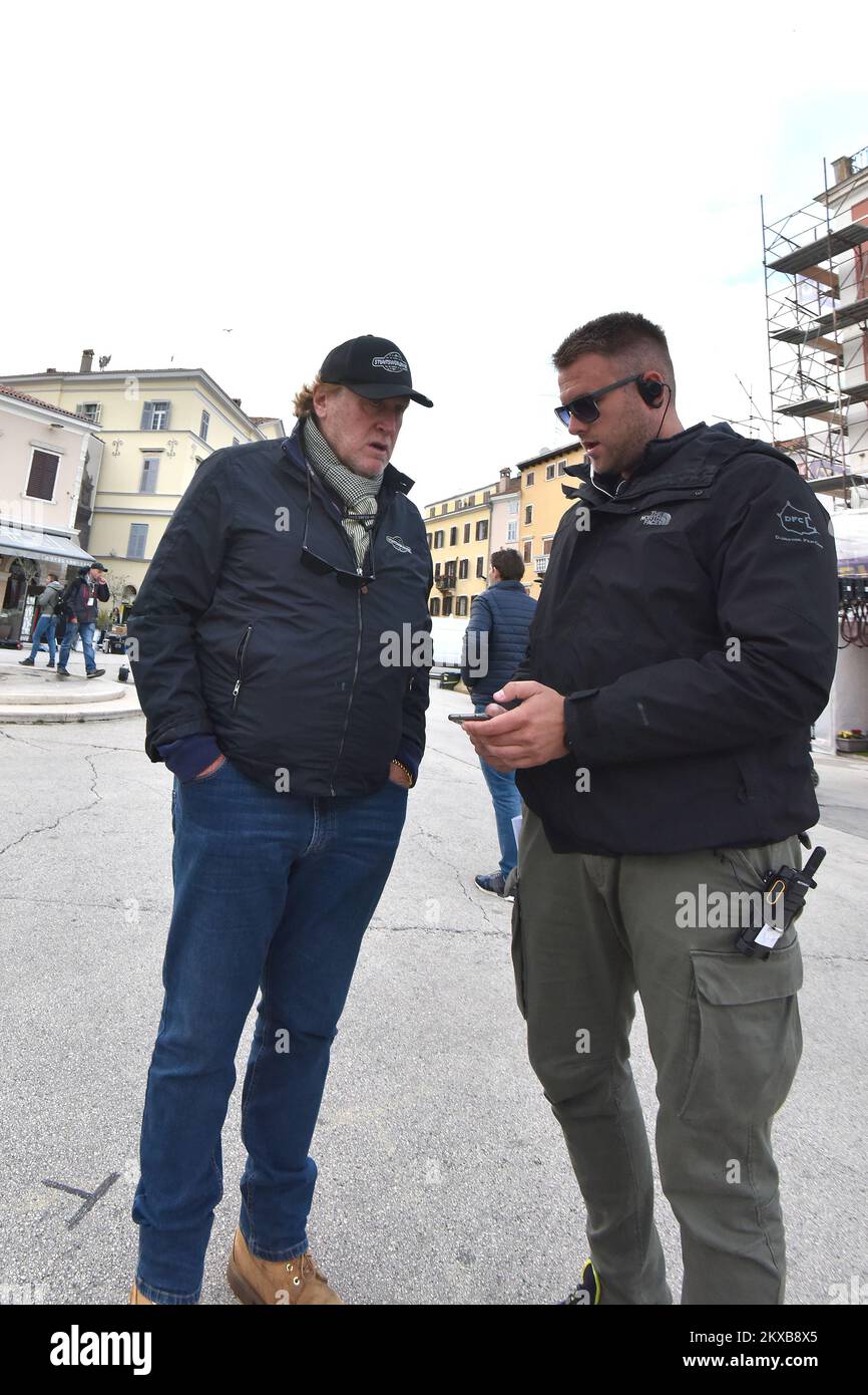 The hitman's bodyguard reynolds hi-res stock photography and images - Alamy