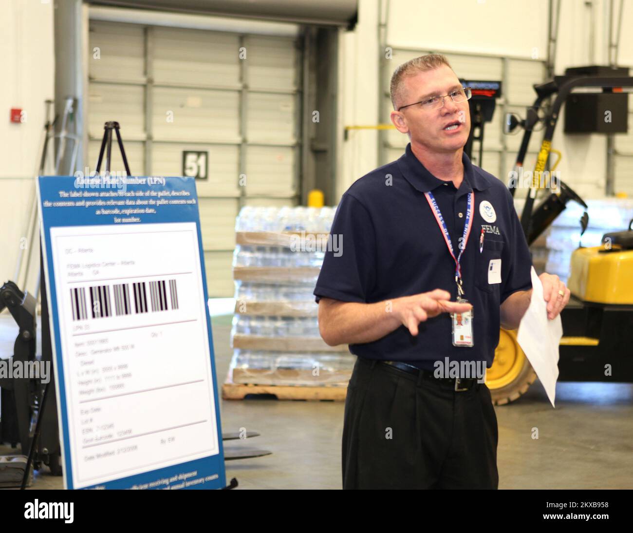 Center placement hi-res stock photography and images - Alamy