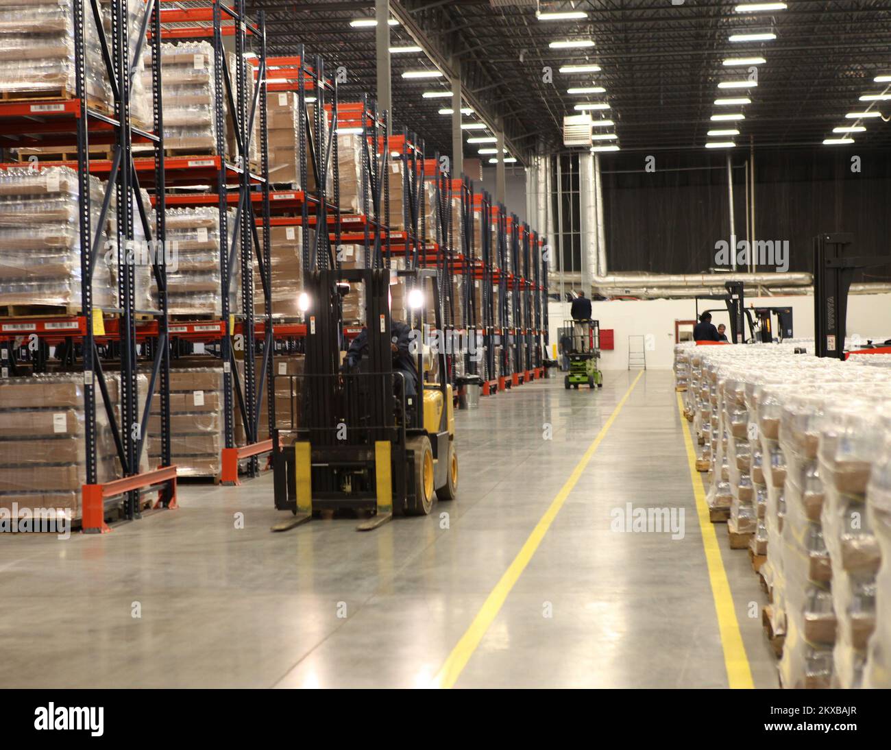 Atlanta, Ga. , November 17, 2010 FEMA material handlers use forklifts ...