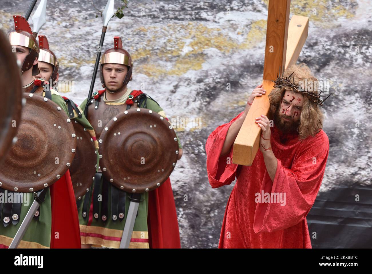 Roman guards at tomb hi-res stock photography and images - Alamy
