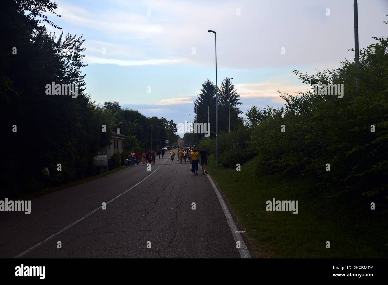 Access road to a village during a fari Stock Photo - Alamy