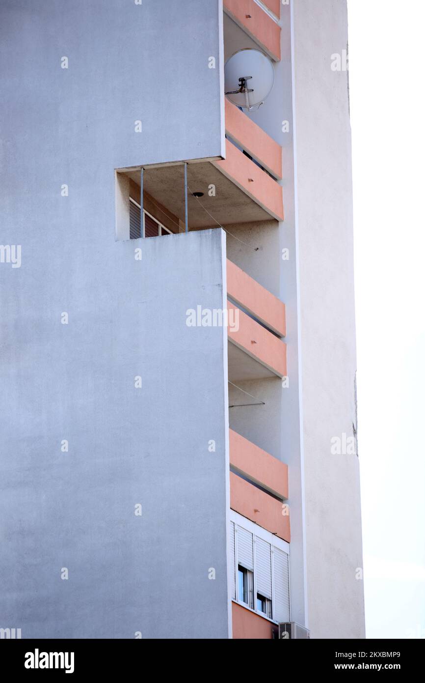 Missing balcony hi-res stock photography and images - Alamy