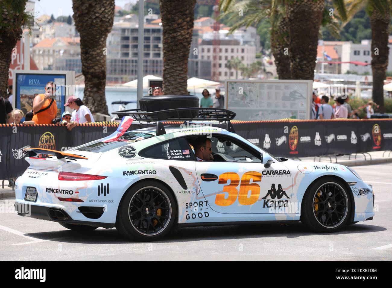 3000 Cars Coming Out