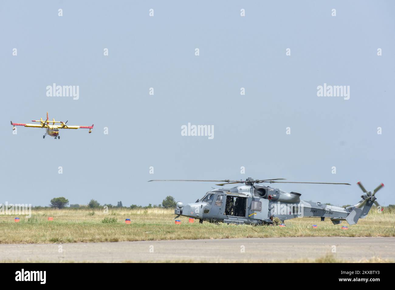 Army wildcat hi-res stock photography and images - Alamy