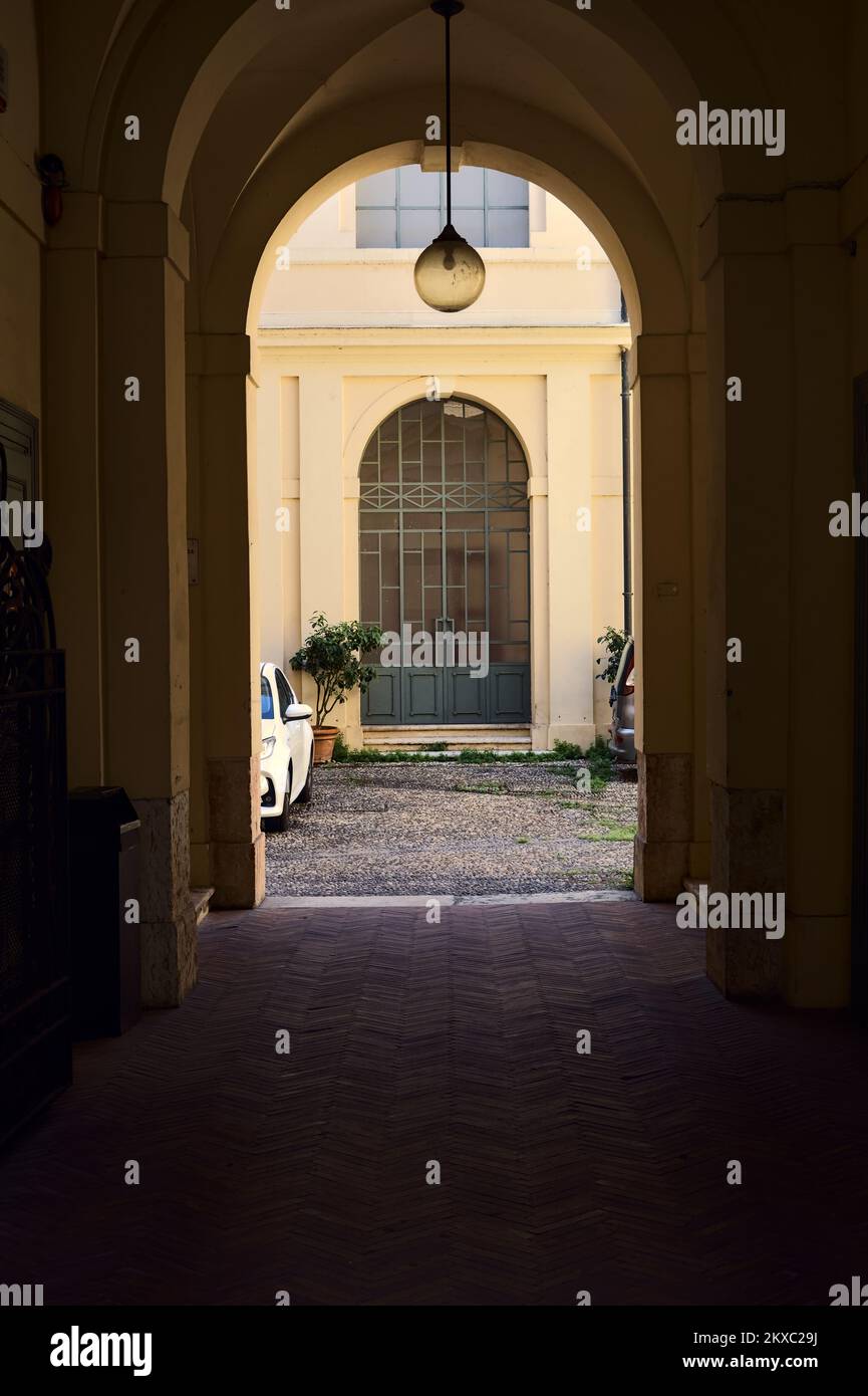 Entrance to a mansion closed by a gate Stock Photo - Alamy