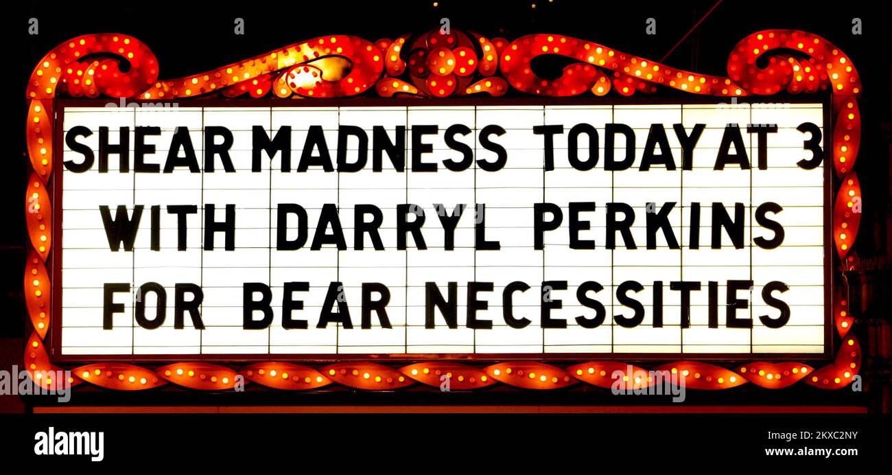 Chicago Theatre, Chicago, USA Stock Photo - Alamy