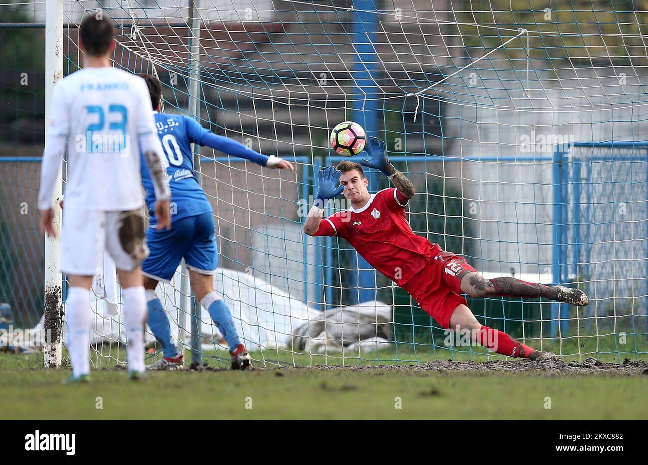 Croatian goalkeeper Simon Sluga joins Luton Town as the most expensive ...