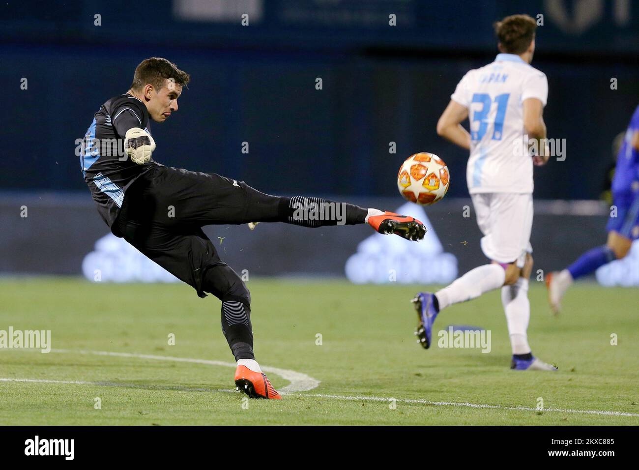 Croatian goalkeeper Simon Sluga joins Luton Town as the most expensive ...