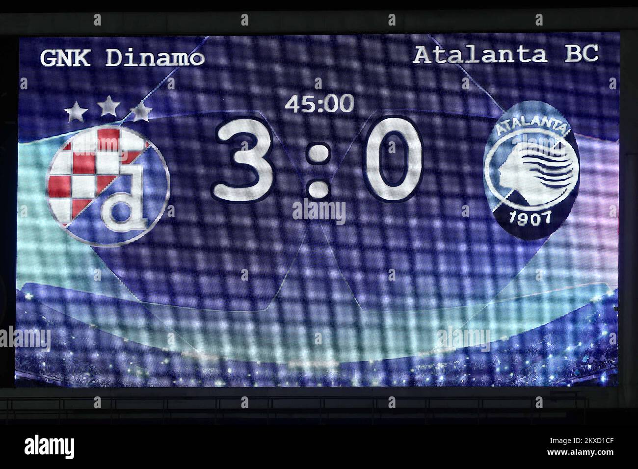 Football stadium during halftime hi-res stock photography and images ...