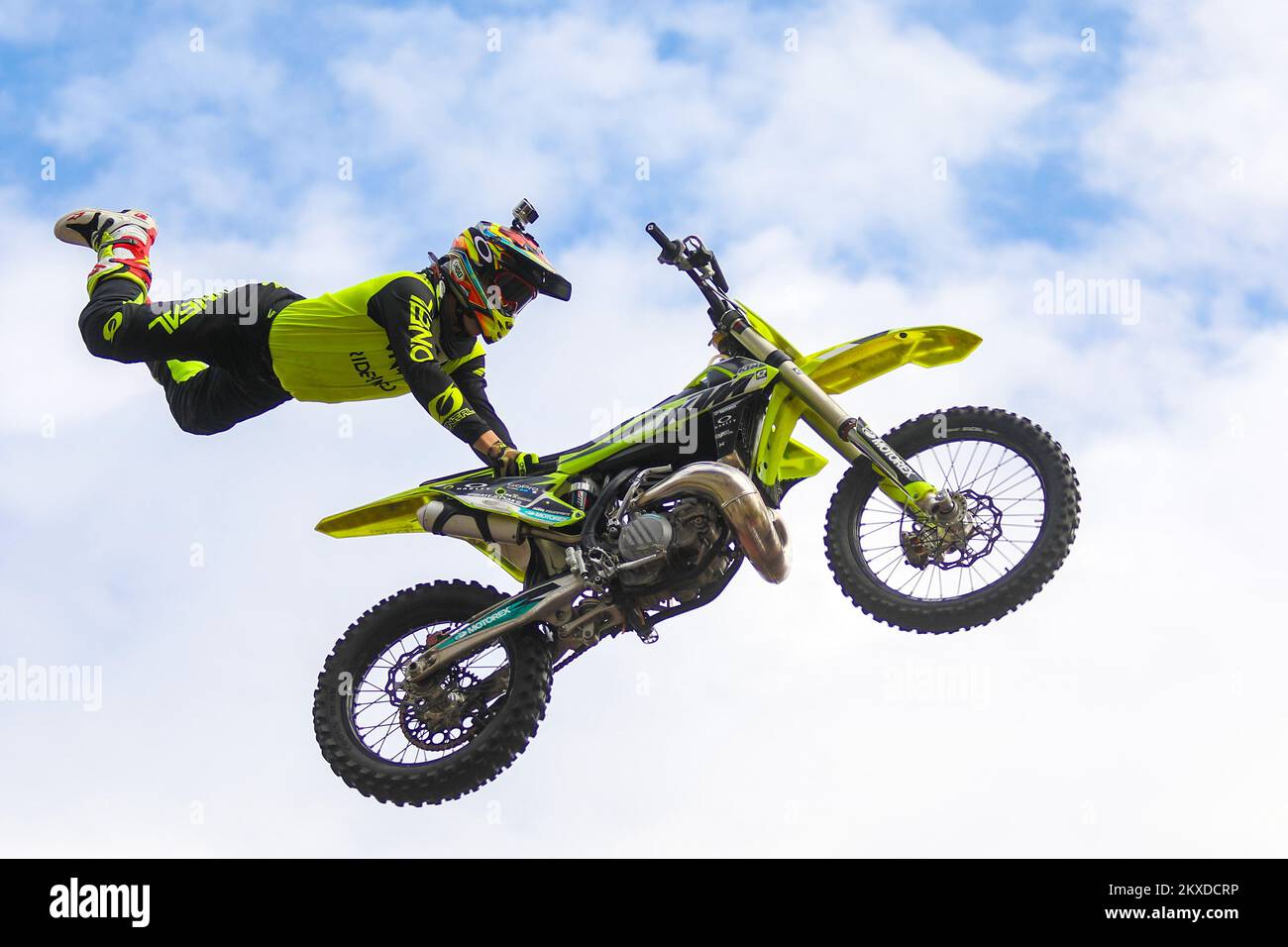 Moto acrobatics hi-res stock photography and images - Alamy