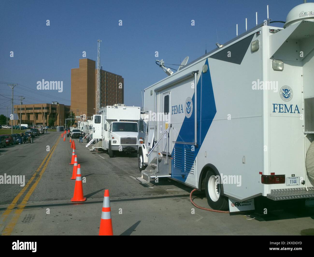 Mobile emergency response support hi-res stock photography and images ...