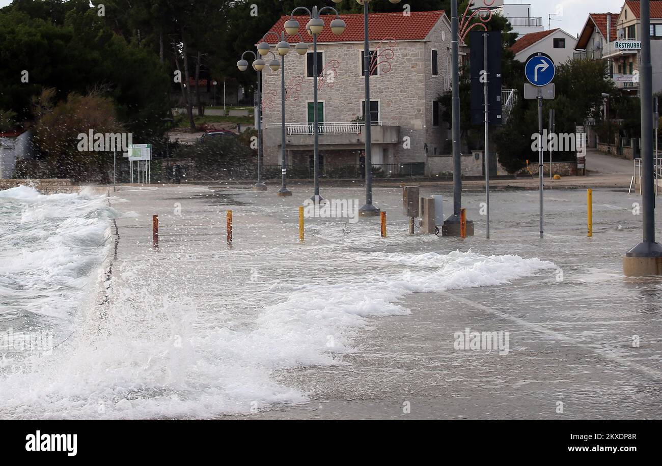 17.11.2019., Croatia, Vodice - Large waves of several meters flood the ...