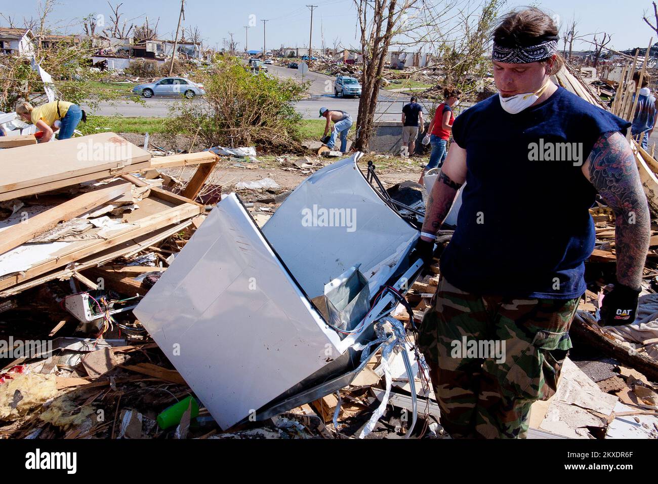 Volunteers help with Cleanup. Missouri Severe Storms, Tornadoes, And ... Volunteers help with Cleanup. Missouri Severe Storms, Tornadoes, And ...