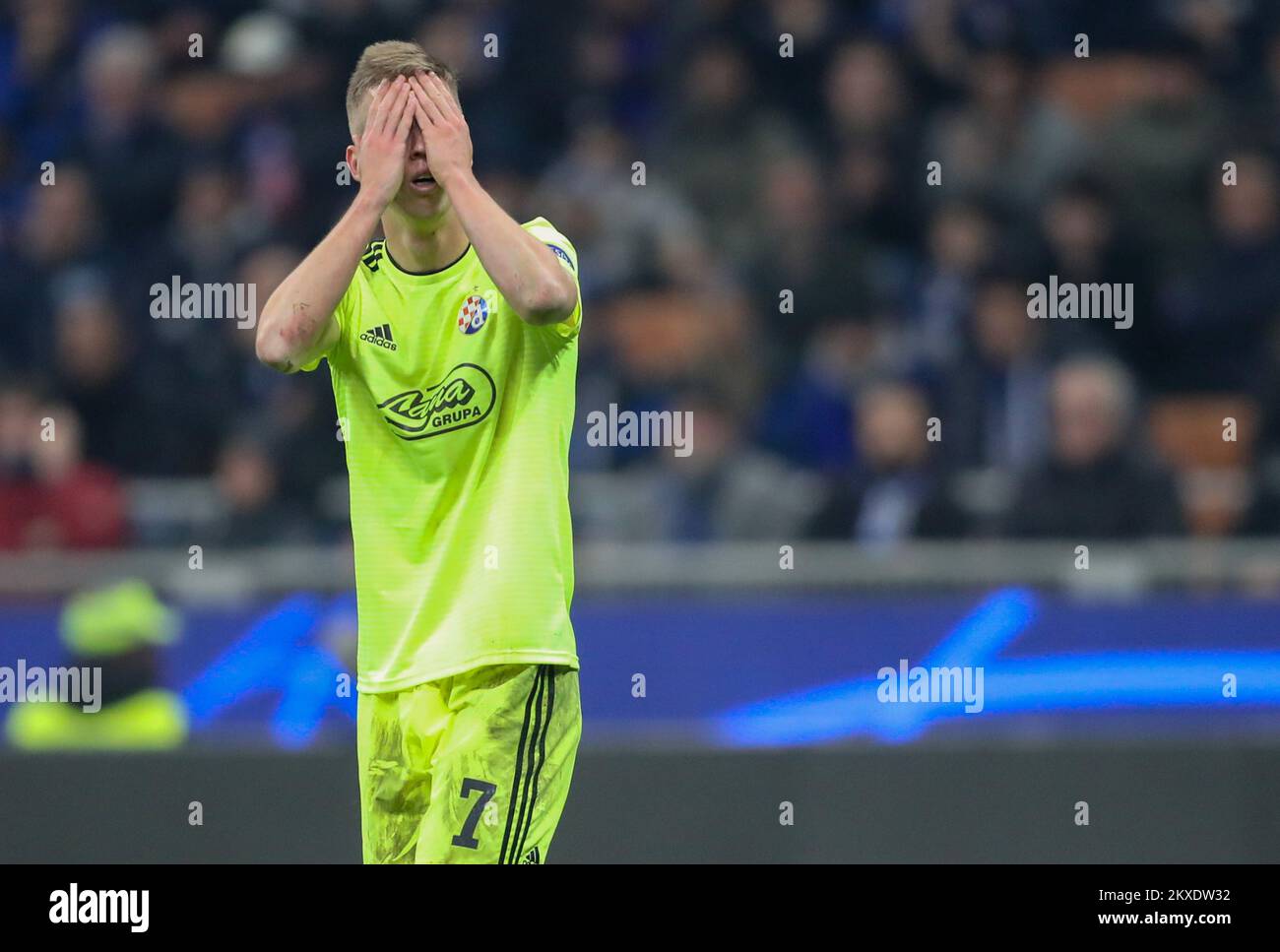 Uefa champions league group c match hi-res stock photography and images ...