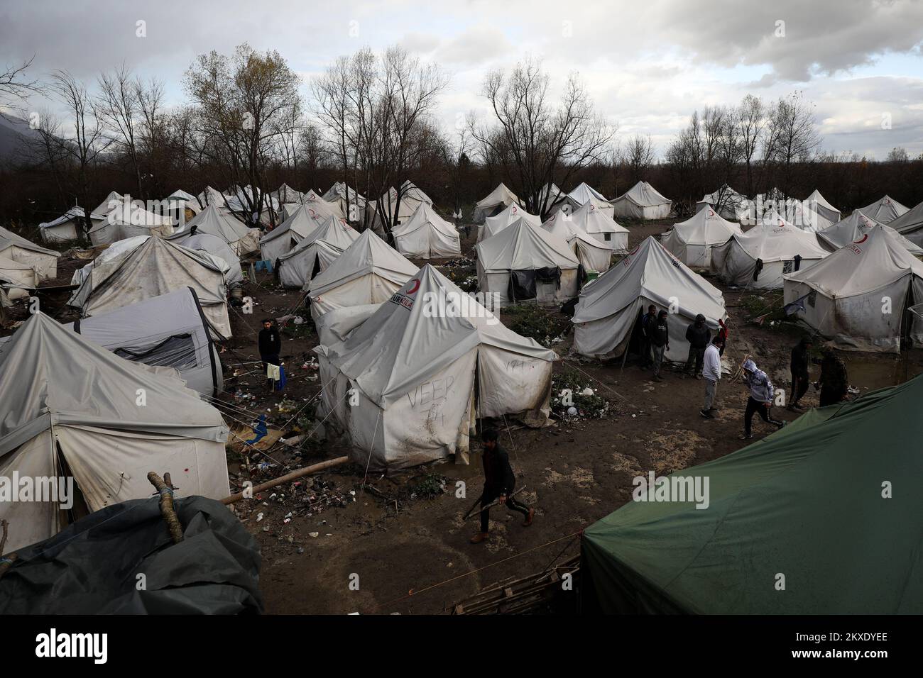 29.11.2019., Bihac, Bosnia and Herzegovina - Just under 1000 migrants ...