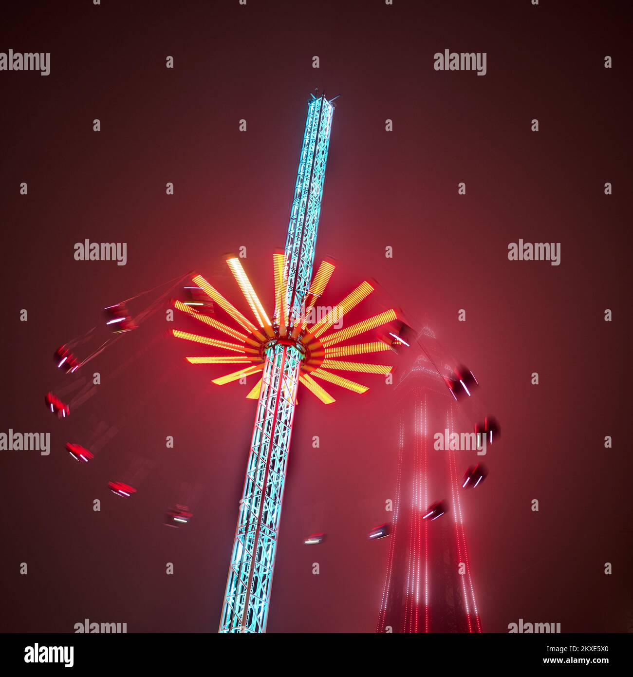 The 60 metre high Star Flyer ride at night during Blackpool Christmas ...