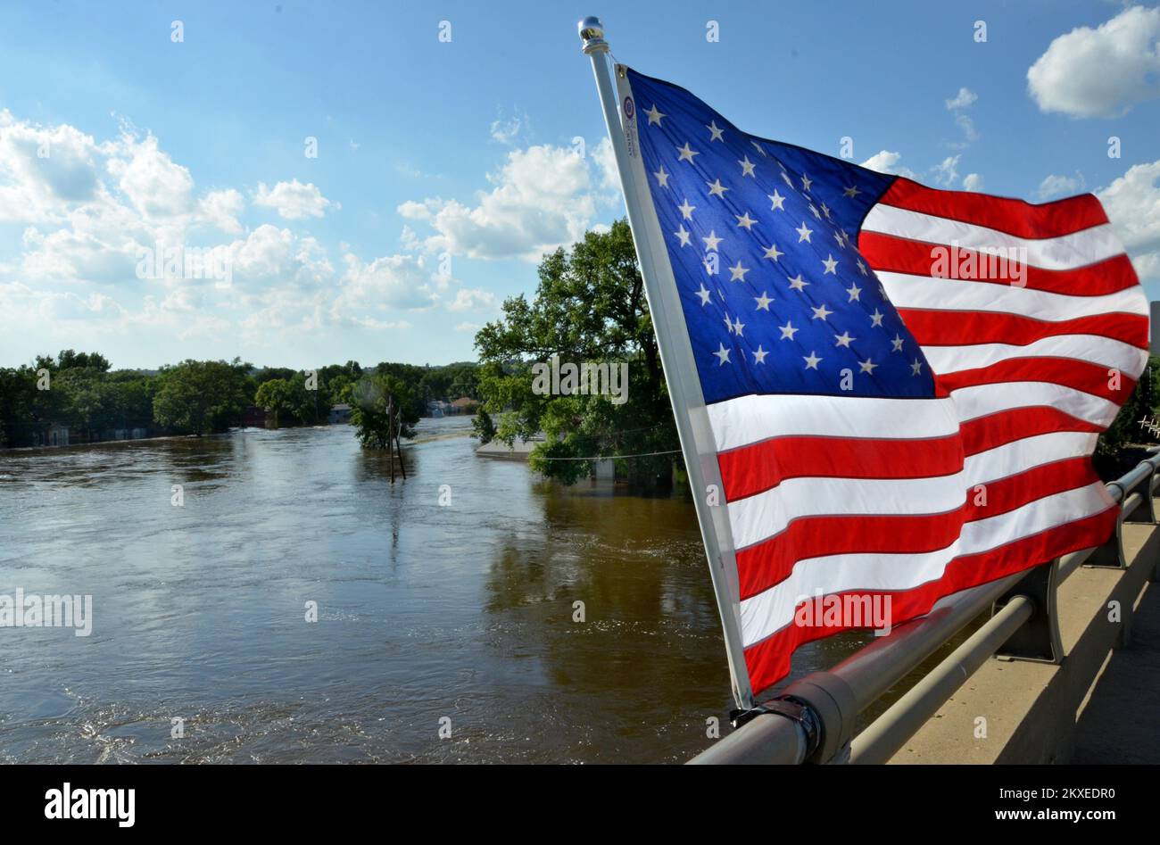Flooding - Minot, N. D. , July 3, 2011 Mouse River in Minot North ...