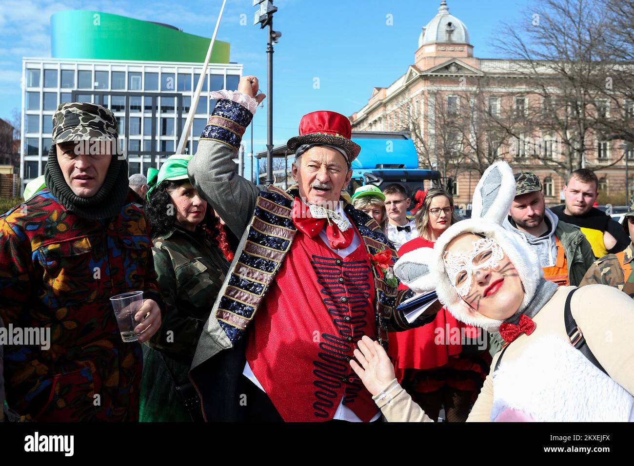 National croatian dresses hi-res stock photography and images - Alamy