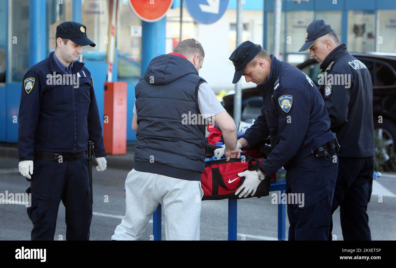 12.03.2020., Maljevac, Croatia - Police and customs officers control ...