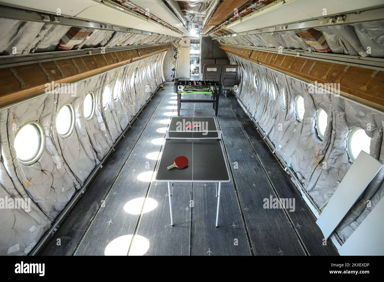 Fokker f 100 hi-res stock photography and images - Alamy