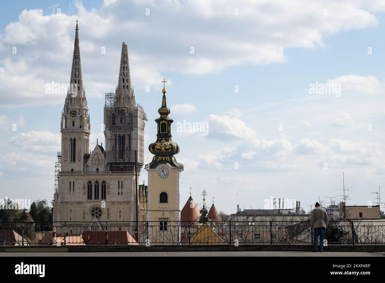 Among the tallest buildings hi-res stock photography and images - Alamy