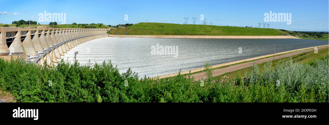 Garrison dam north hi-res stock photography and images - Alamy