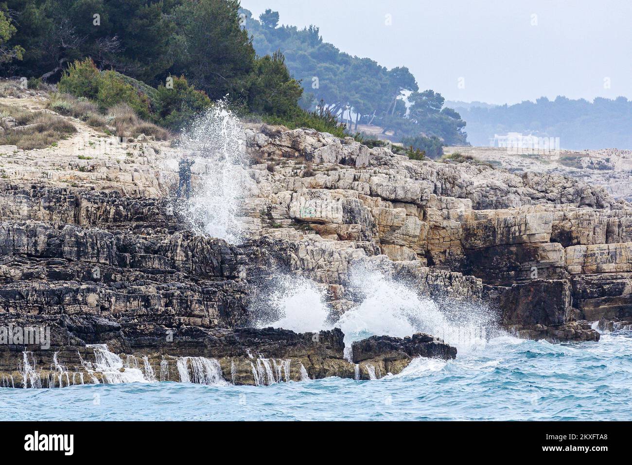 11.05.2020., Pula - Wind and high waves at Seagull's Rocks beach that ...