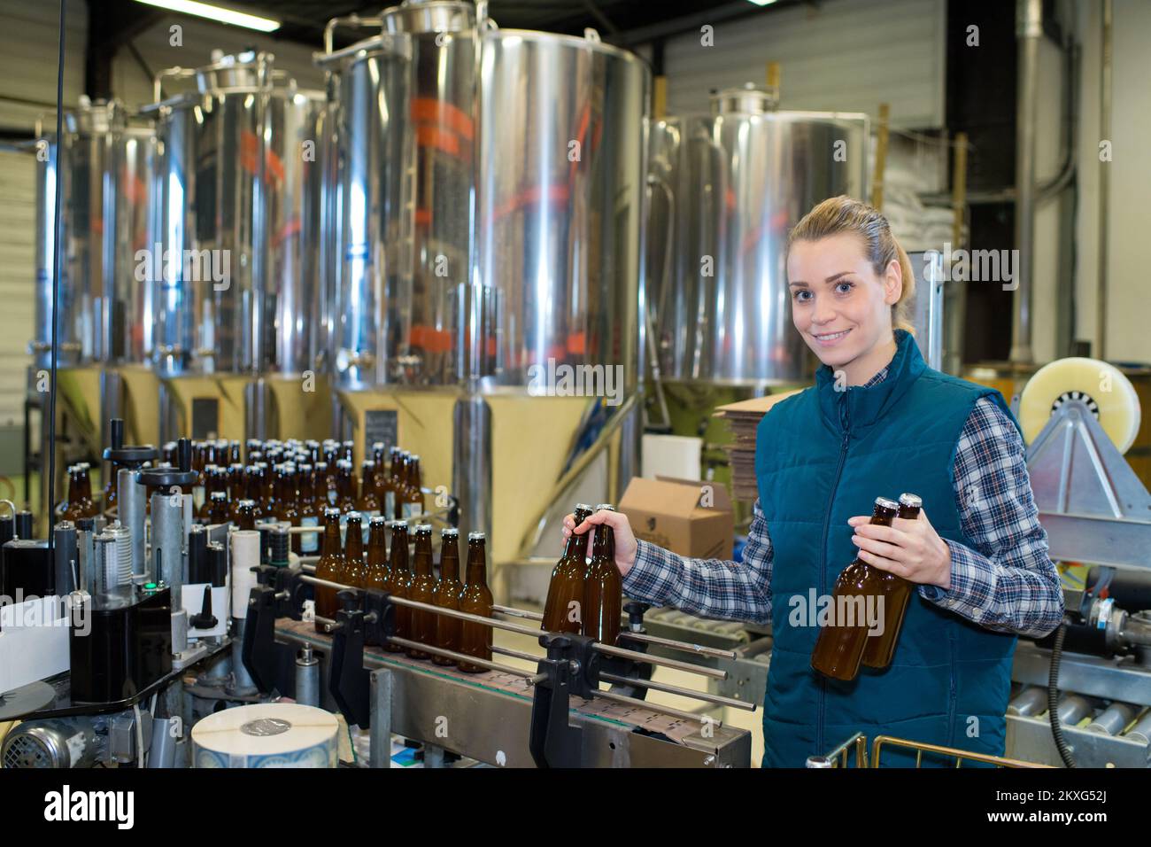 Female brewery worker hi-res stock photography and images - Alamy