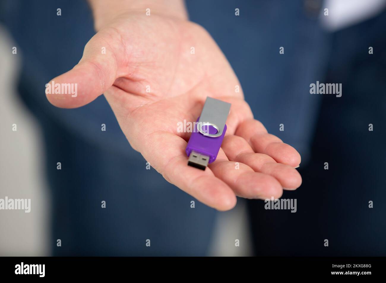 Handy drive hi-res stock photography and images - Alamy