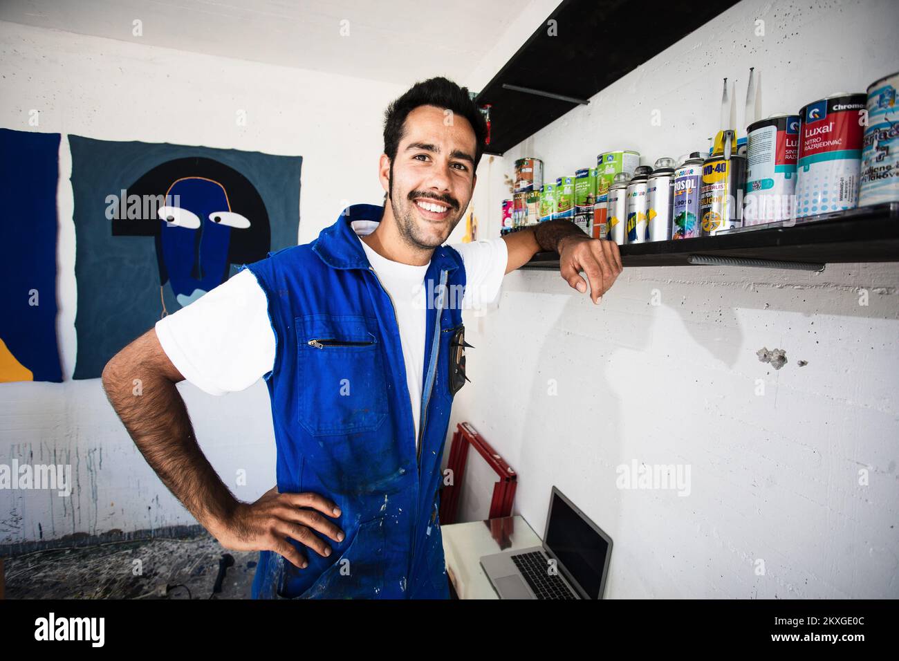 Picasso portrait photo studio hi-res stock photography and images - Alamy