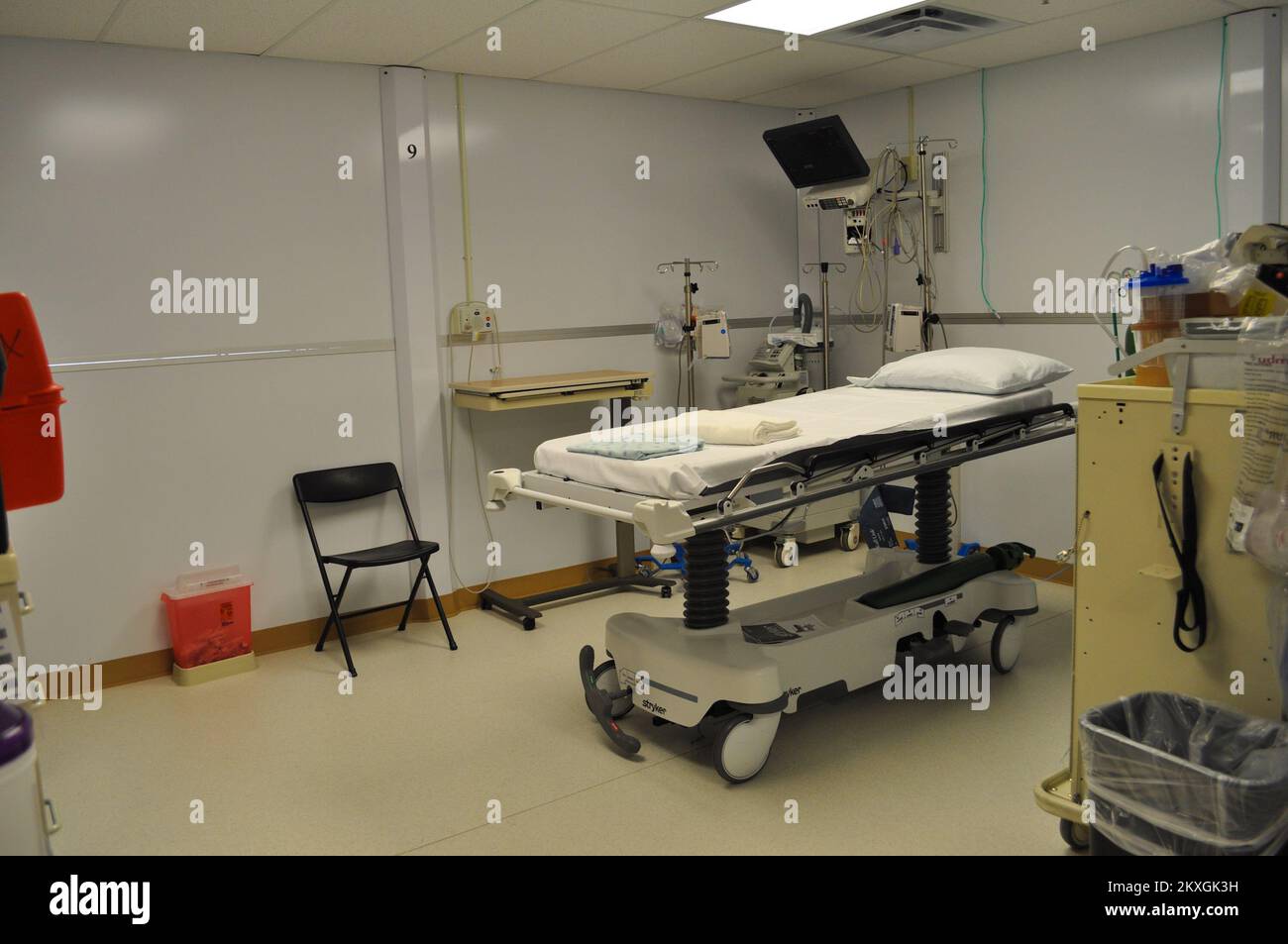 Mo st johns hospital tornado hi-res stock photography and images - Alamy
