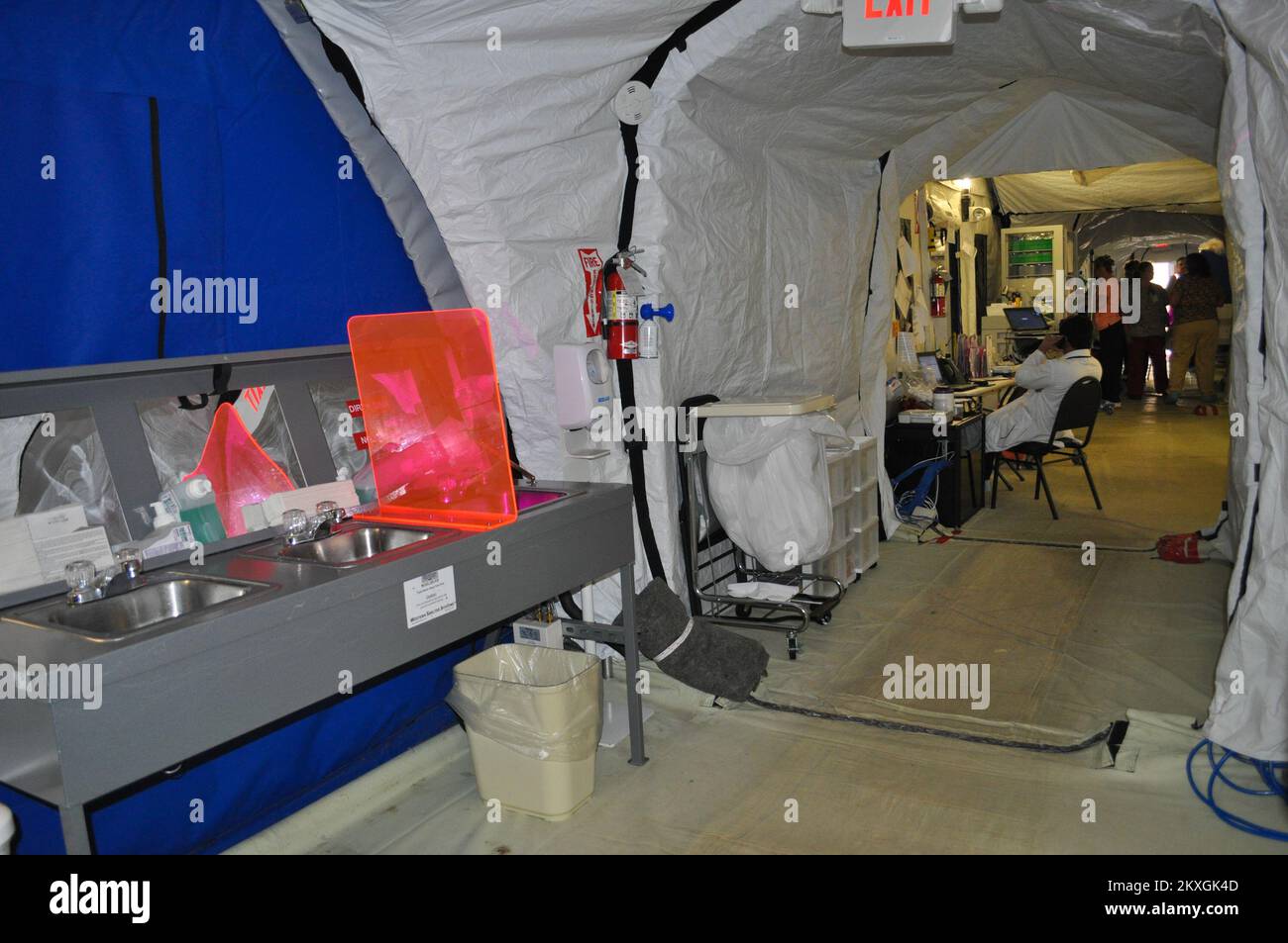 Disaster management in hospital hi-res stock photography and images - Alamy