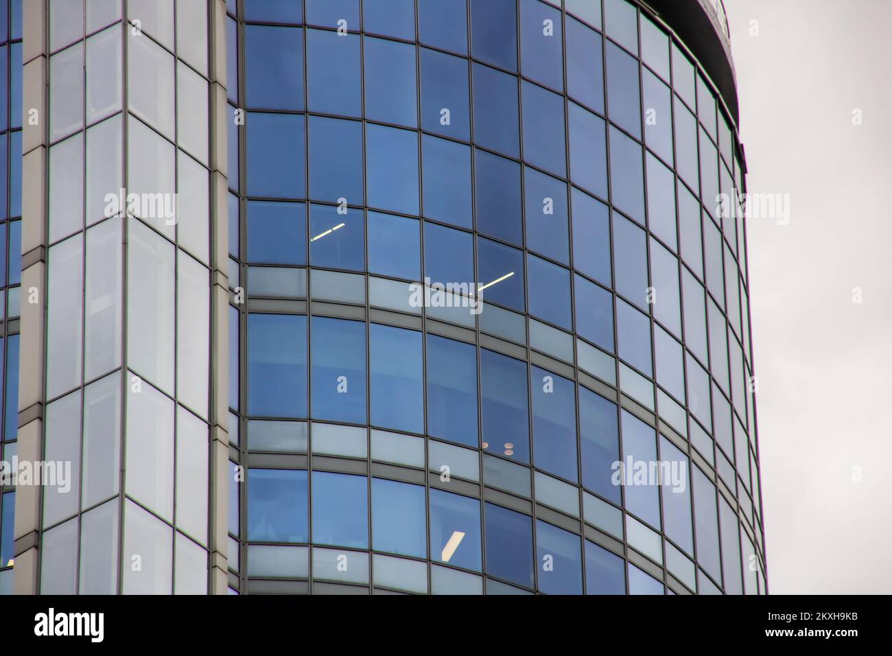Tall grey hotel building hi-res stock photography and images - Alamy