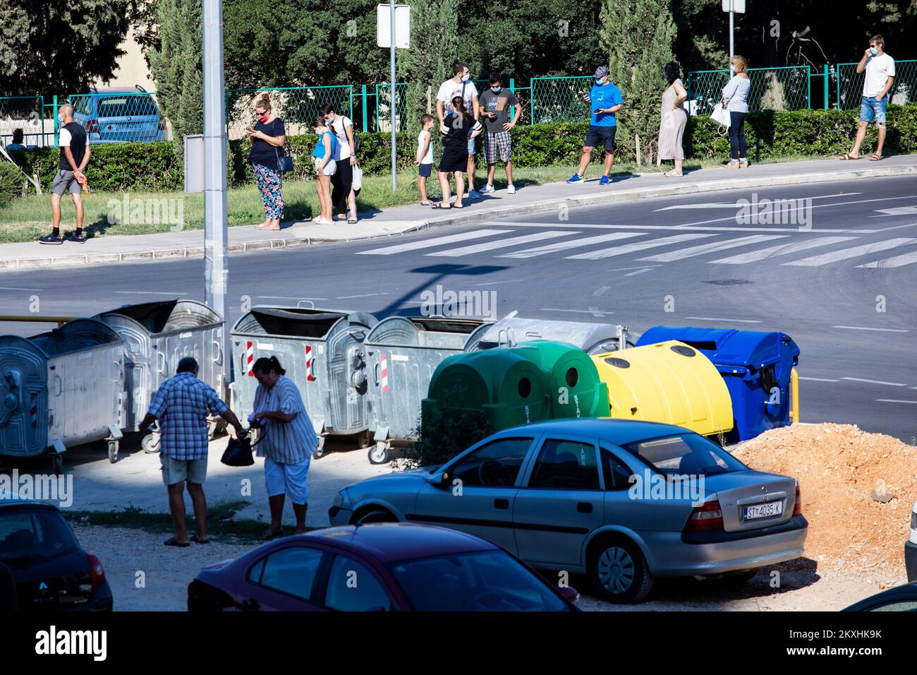 Long waiting line hospital hi-res stock photography and images - Alamy