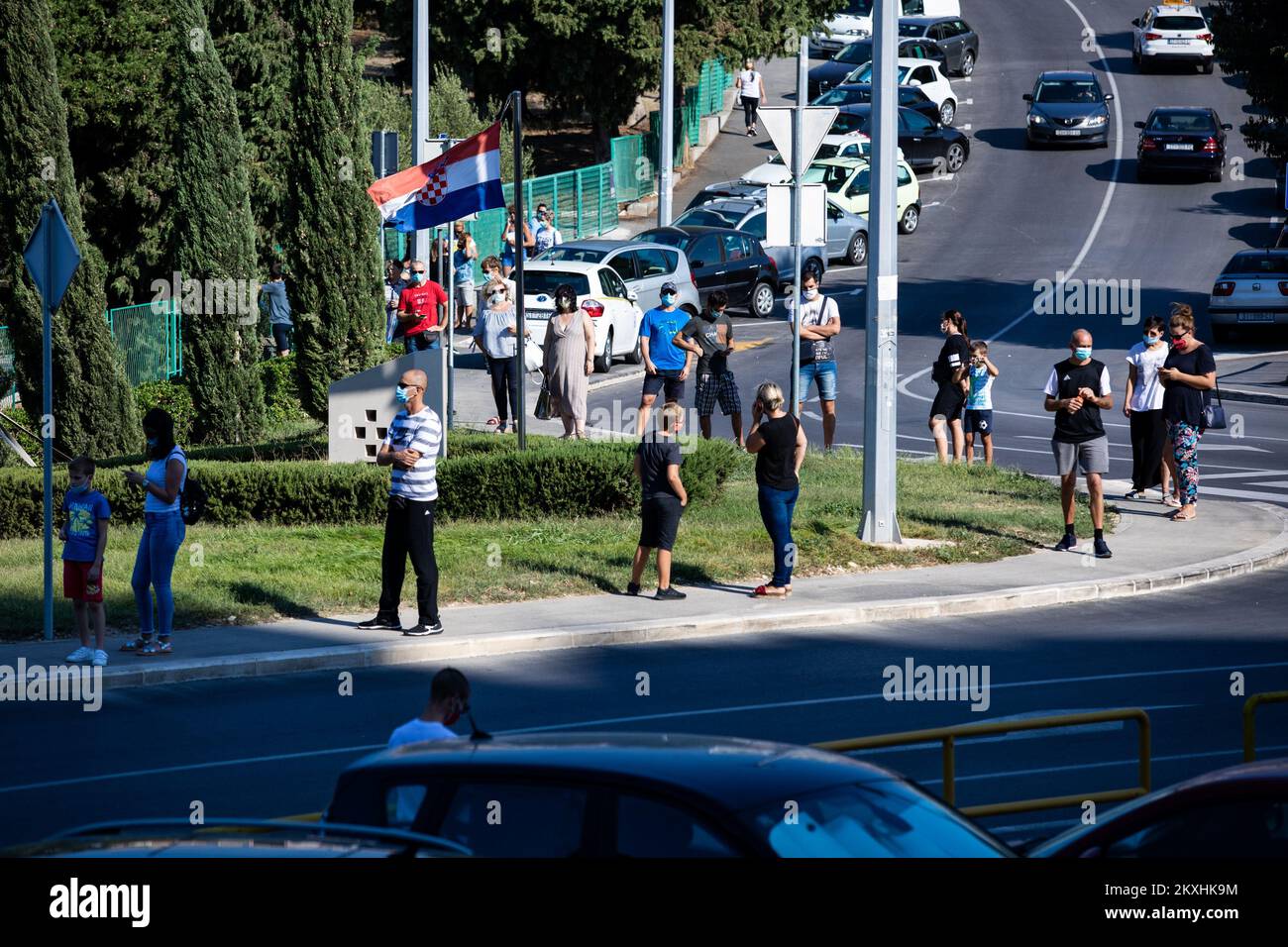 Long waiting line hospital hi-res stock photography and images - Alamy
