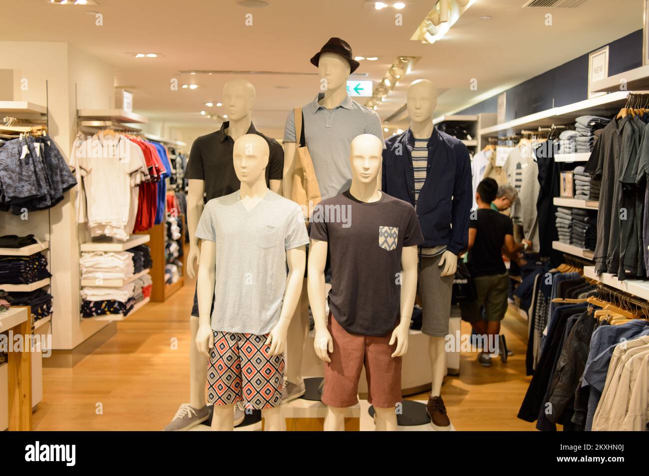 HONG KONG - MAY 05, 2015: Hong Kong shopping mall interior. Hong Kong ...