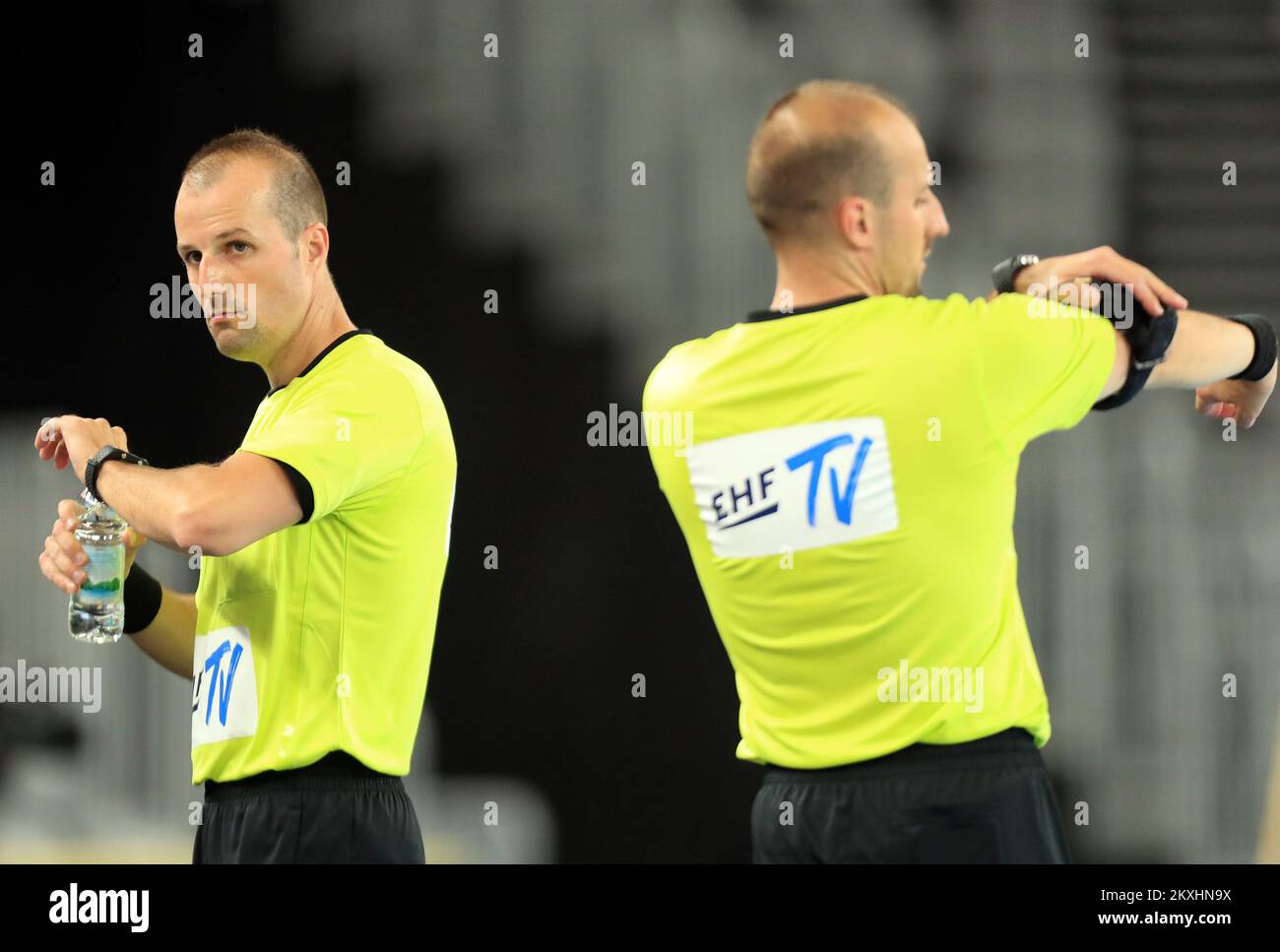Handball referees hi-res stock photography and images - Alamy