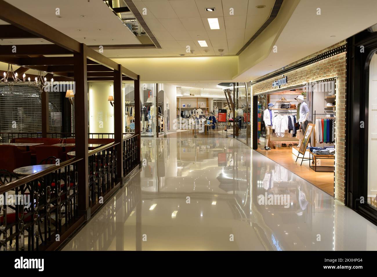 HONG KONG - MAY 05, 2015: Hong Kong shopping mall interior. Hong Kong ...