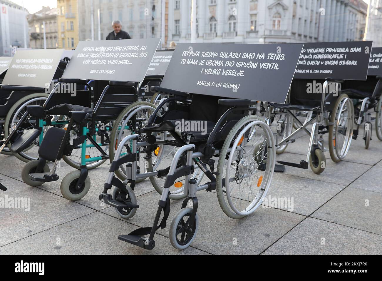 20 wheelchairs hi-res stock photography and images - Alamy